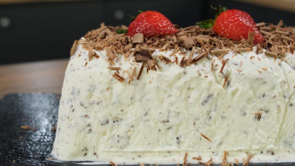 Τούρτα Παγωτό Stracciatella σε 5 λεπτά με 3 υλικά!!! | Live-kitchen.gr
